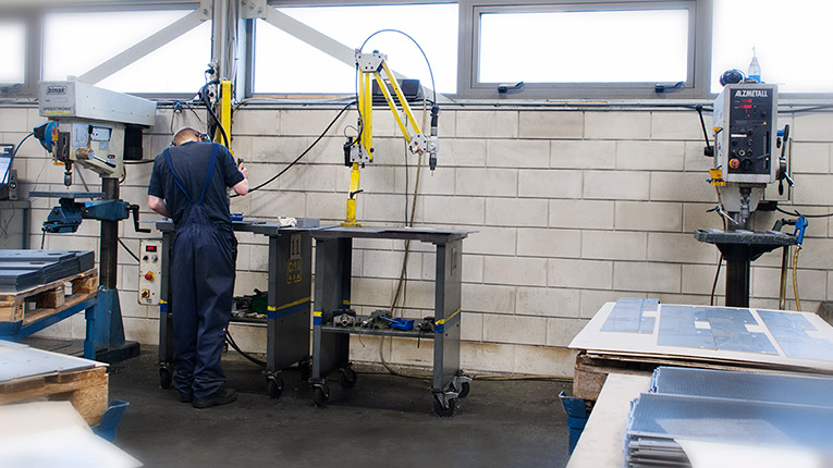 Boren, tappen of soevereinen - Koridon Industriële Plaatbewerking