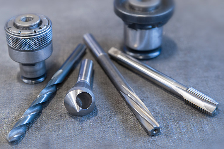 Boren, tappen of soevereinen - Koridon Industriële Plaatbewerking